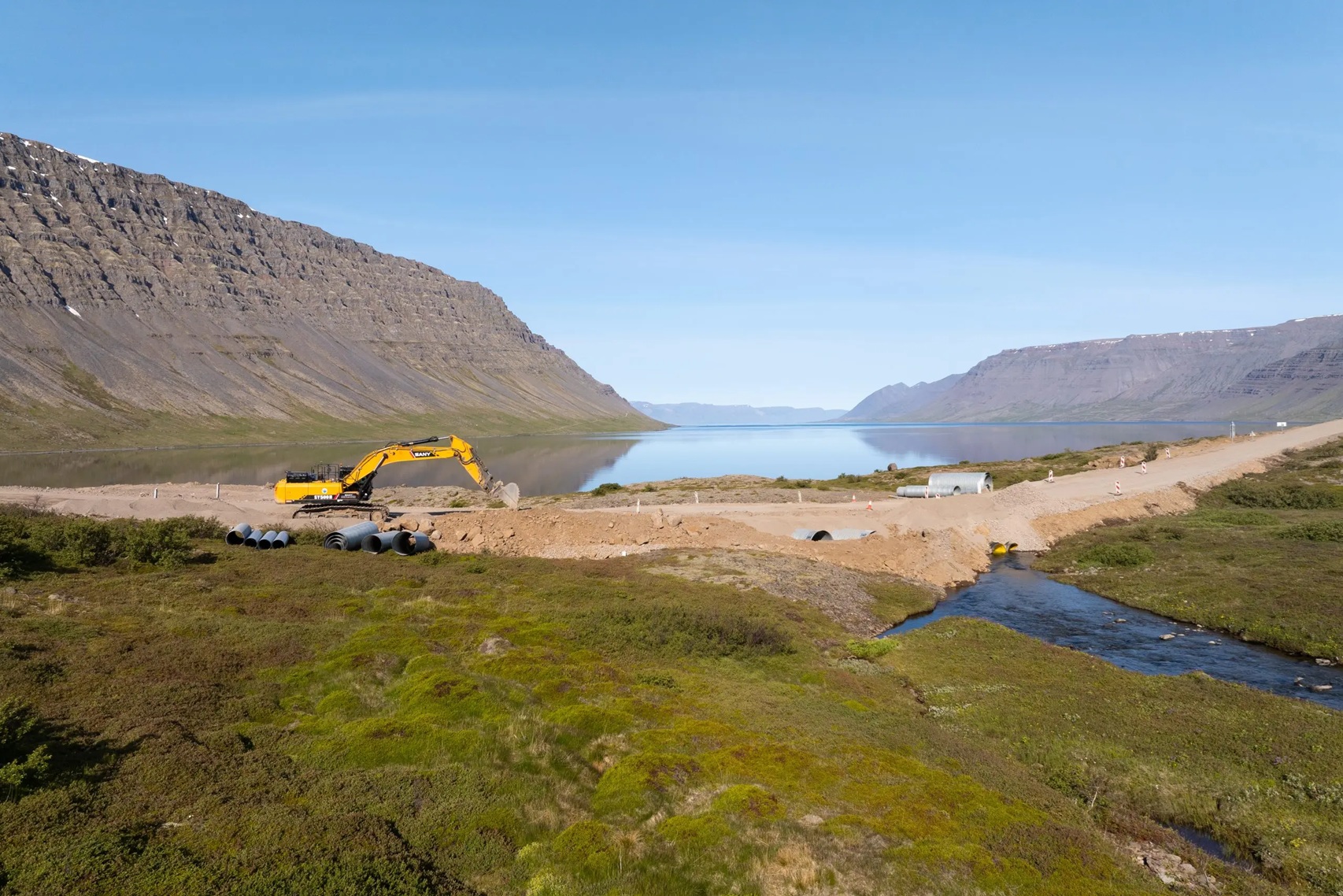 Góður gangur í fram­kvæmd­um á Dynj­andis­heiði | BYGGINGAR.IS